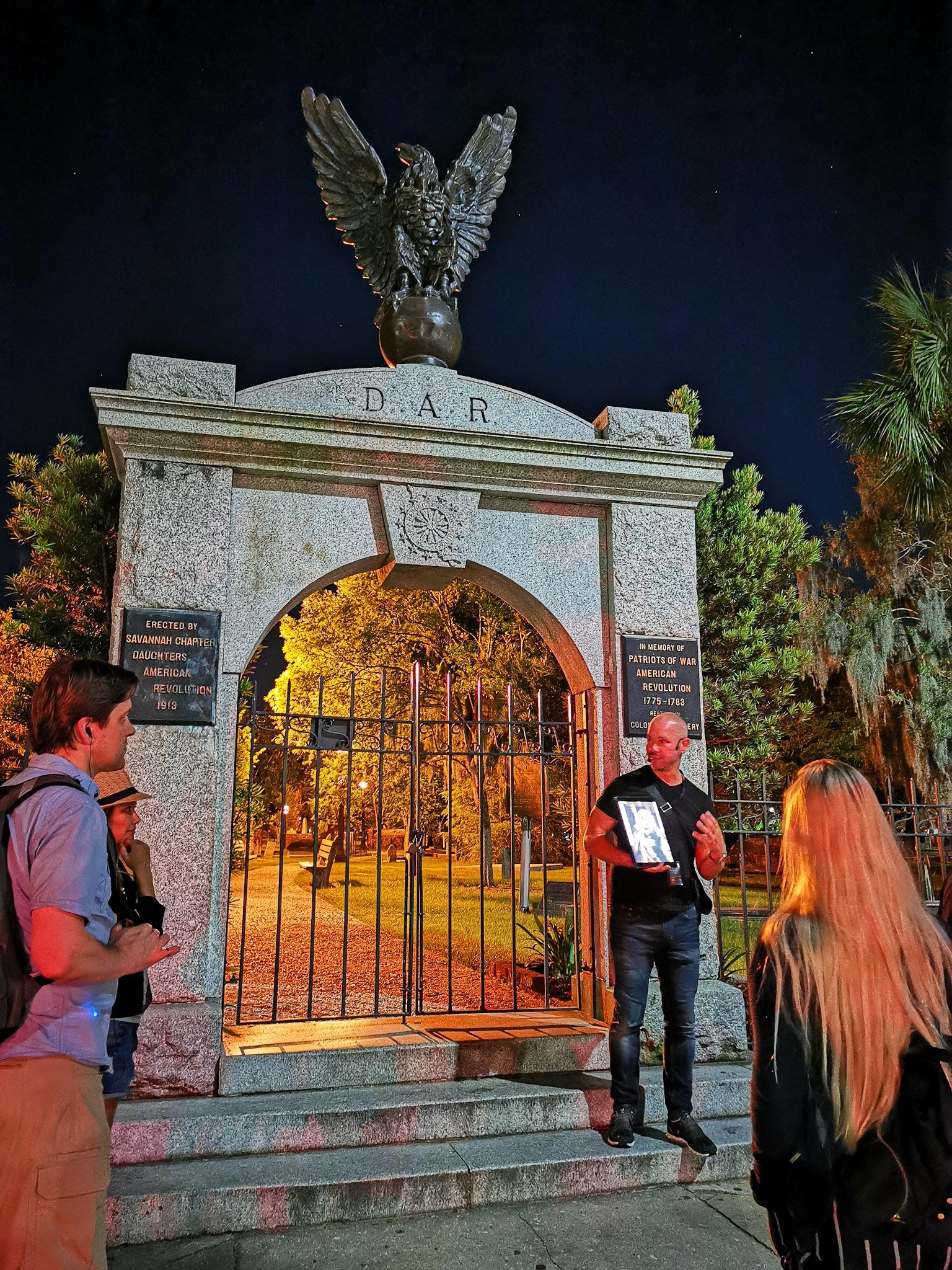 Spooky Things to do in Savannah Georgia - Where Is Tara?
